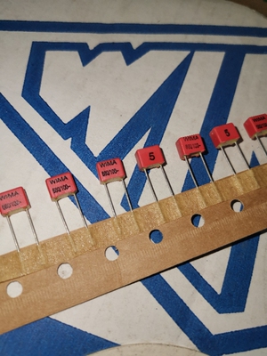 铜脚 红WIMA威马 FKP2 680pF/100V（680P 681）薄膜电容器 100V