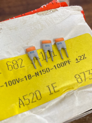 100PF/101/P高频银膜电容器2.5MM