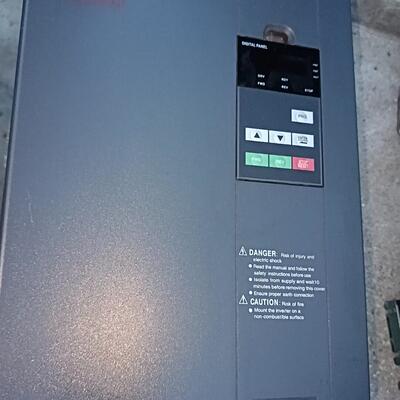 D3400A0022KN 众辰变频器 三相AC400V 22KW 工控调速装置议价维修