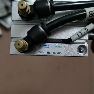 二手拆机气缸亚德客HLH6X15S-20SHLH10X15S--议价商品
