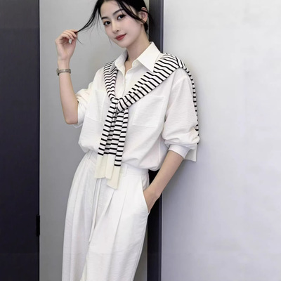 老钱风简约宽松休闲纽扣白色显瘦衬衫女+条纹披肩阔腿裤三件套装