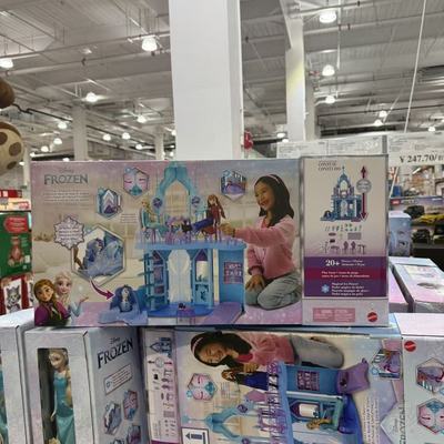 冰雪奇缘之艾莎冰雪内附雪宝玩偶