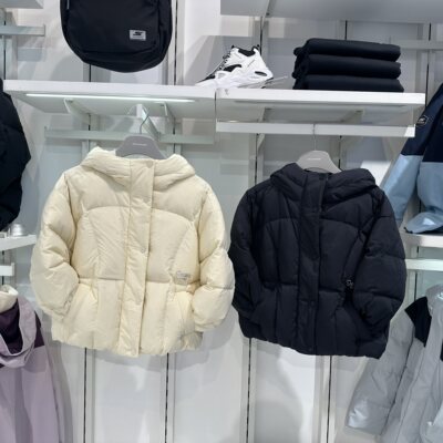 Skechers斯凯奇秋冬儿童防沾水保暖宽松连帽短款羽绒外套L425K102