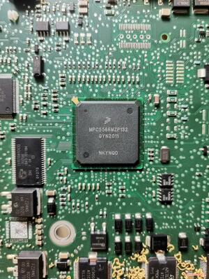 MPC5566MZP132切割带板若干，纯拆机，成色漂亮，有(议价商品）