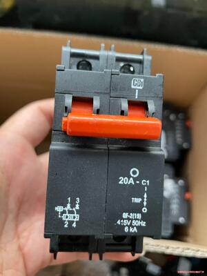拆机南非CBI 2P 10A/20A小型低压断路器开关QF-议价商品