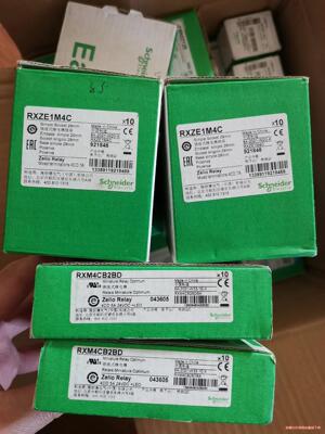 全新  RXM4CB2BD  +  RXZE1M4C  施耐(议价商品）