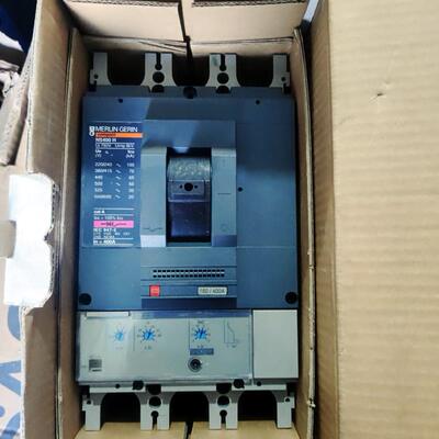 施耐德 32695 NS400H STR23SE 400A