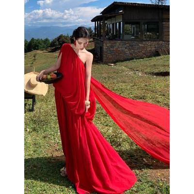 新疆草原川西旅游穿搭沙漠飘逸斜肩红裙海岛绝美沙滩长裙晨袍礼服