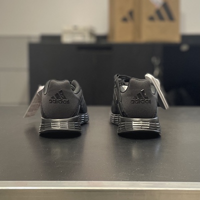 阿迪达斯男透气防滑低帮跑步鞋