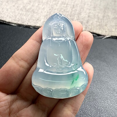天然A货缅甸翡翠 观音 尺寸 : 58.9-37-5.8