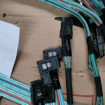 HP DL560p Gen8 服务器 5盘位 2.5寸SAS 硬盘背板sas线684541-001