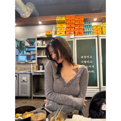 FOURFORTY V-FRONT&U-BACK CROWN SWEATER 韩系纯欲V领 内搭毛衣