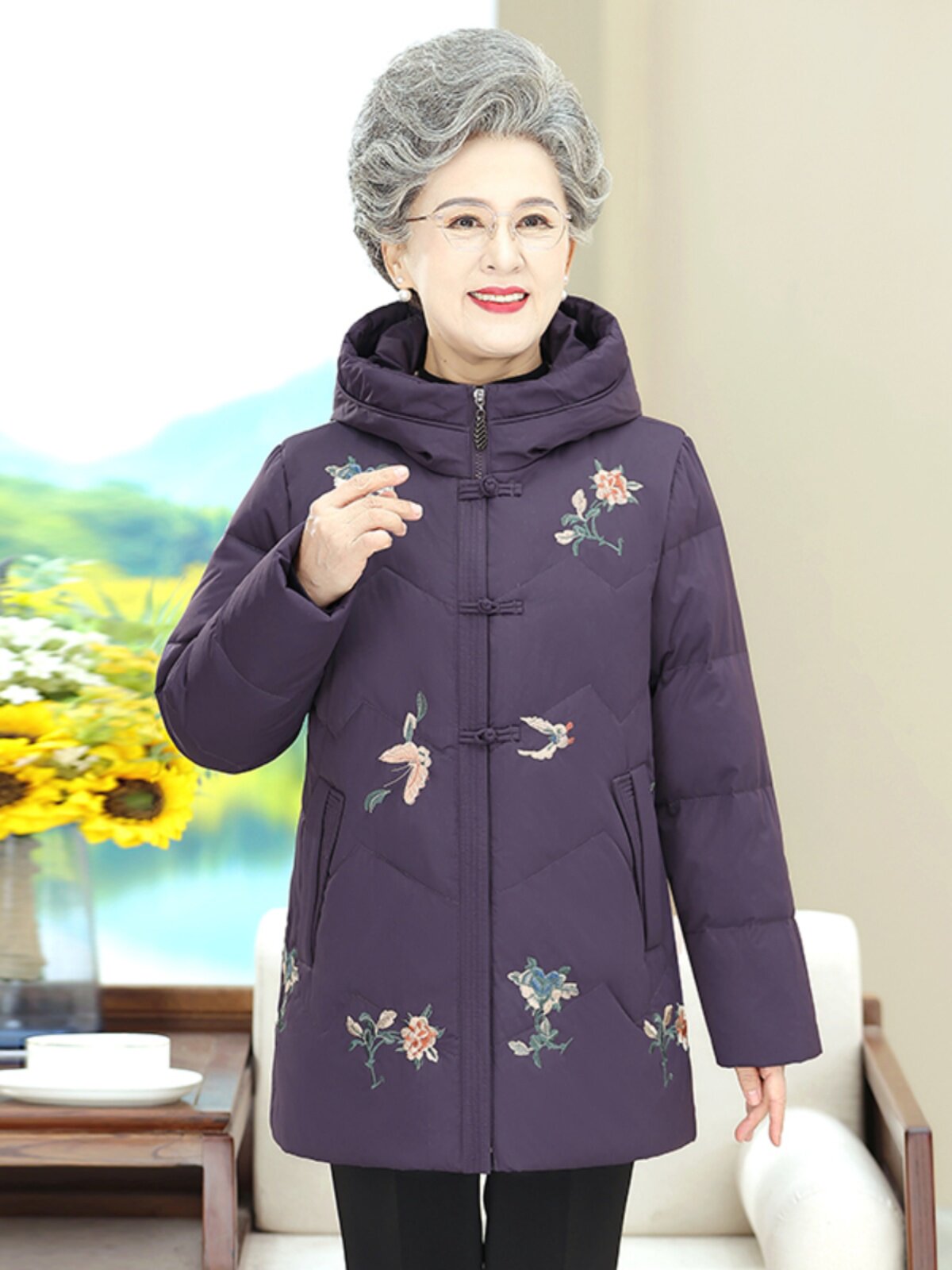 中老年人羽绒服女中年妈妈冬装棉服加厚小棉袄大码奶奶秋冬季外套