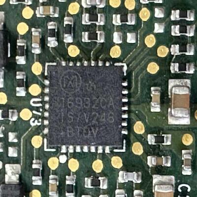 16932CA MAX16932CAIS/V 汽车电脑板双路电源降压控制器IC芯片