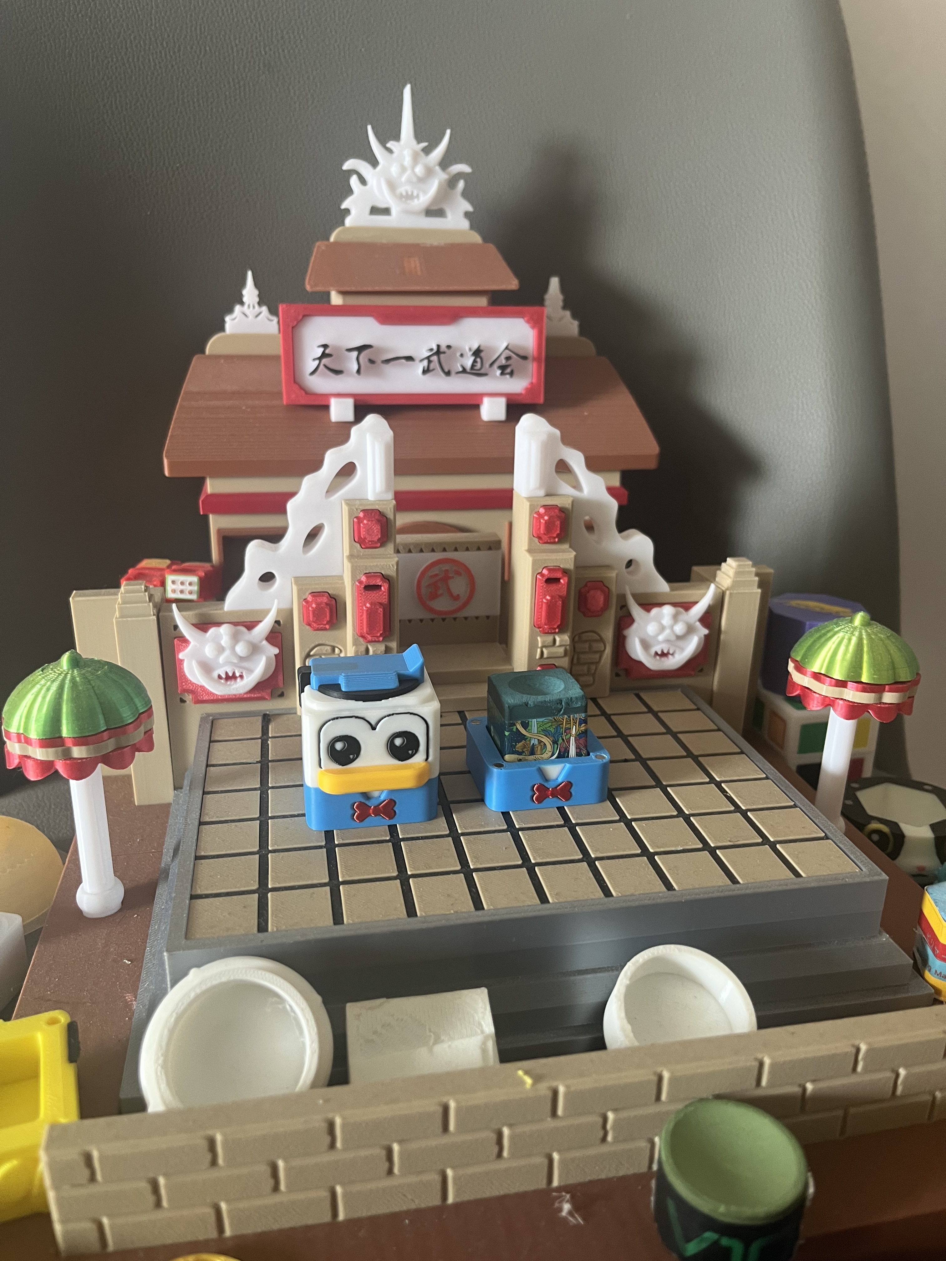 唐老鸭强磁台球巧克盒桌球六角圆形收纳斯诺克巧粉盒巧克笔可定制
