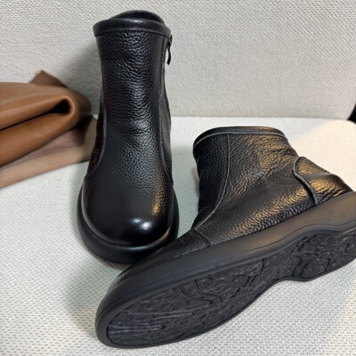 莘芮头层牛皮秋冬妈妈鞋加厚马丁靴复古女鞋真皮女短靴圆头羊毛靴