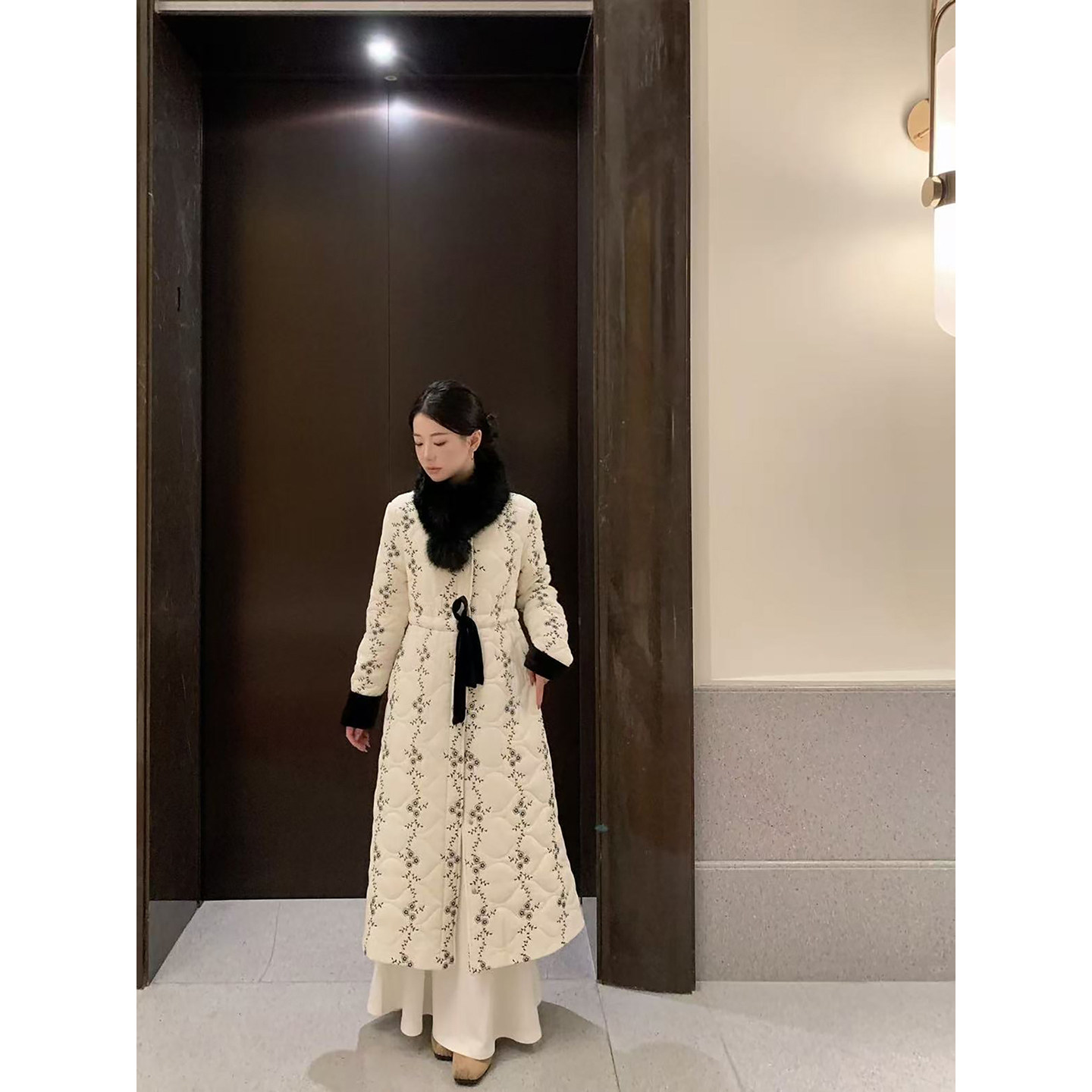 【清仓】松本丧丧刺绣收腰绑带简约百搭毛领保暖精致贵气加厚棉服