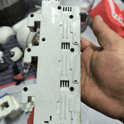 威图RITTAL熔丝座SV 9340.950，拆机件，成色看--议价商品