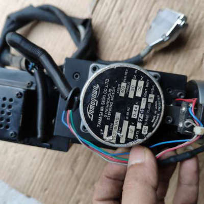 精密电动平台   鬼子货，铸铁很厚实，两个表.询价