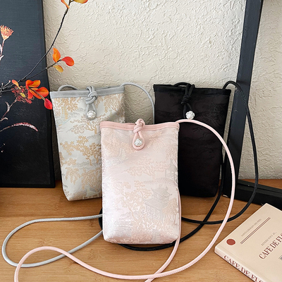 2025国风丝绸刺绣旗袍包包女新款春夏斜挎包古风新中式手提包