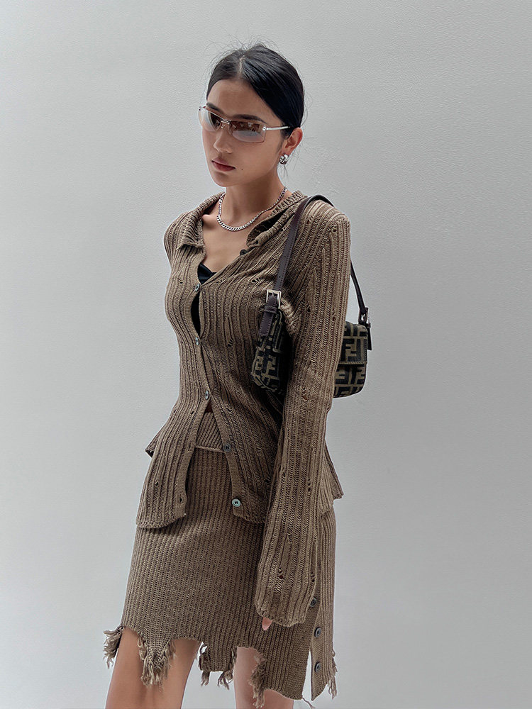 Achen姐妹针织开衫半裙套装女秋新款破洞设计毛衣辣妹包臀裙2件套_虎窝淘