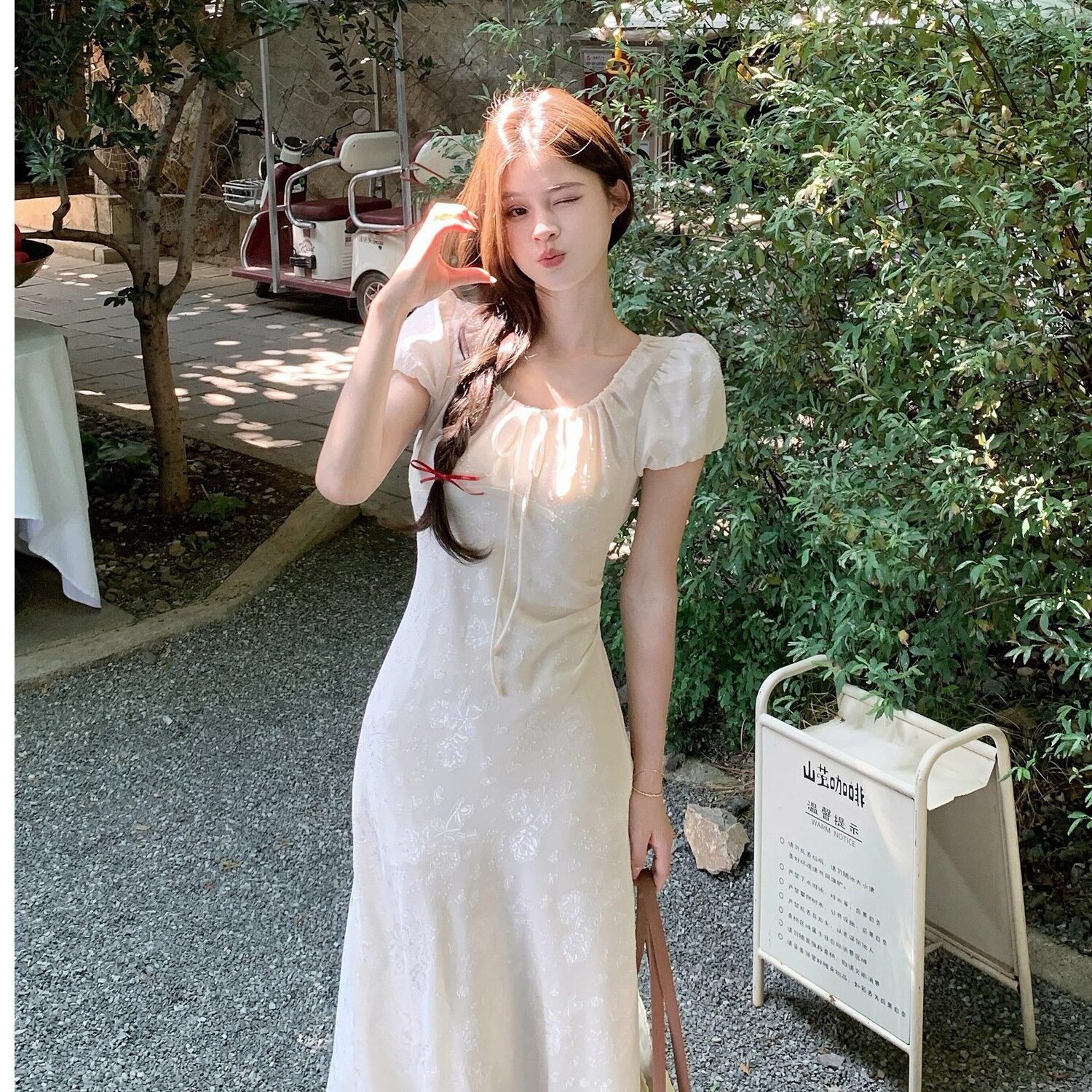 夏季收腰气质设计高级感温柔长裙法式茶歇优雅提花短袖连衣裙女潮