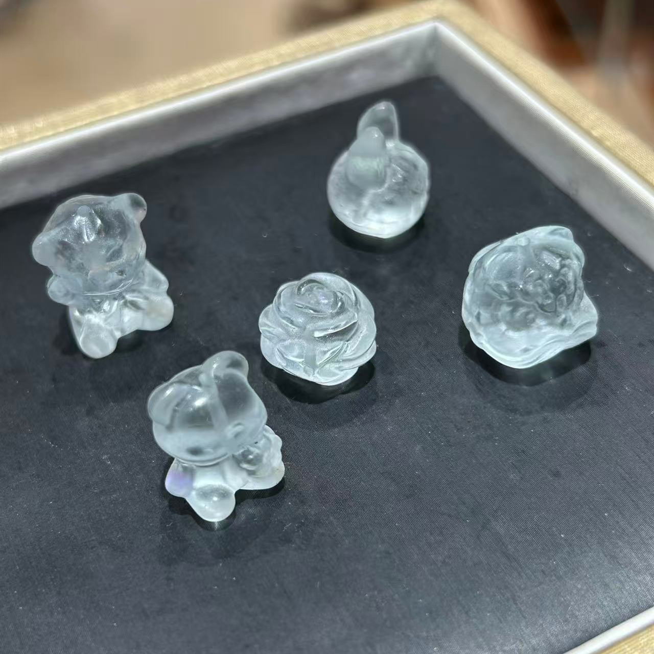 人造萤石雕刻醒狮小熊玫瑰花手绳编织DIY串珠水晶饰品配饰