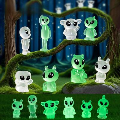 40PCS Random Glow in Dark Alien Mini Figures for Terrarium