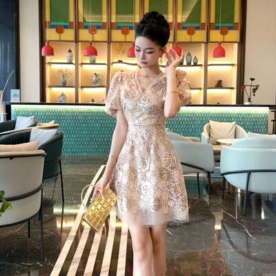 21368花花设计师定制 蕾丝显瘦气质轻奢名媛设计感宴会连衣裙