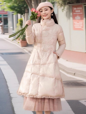 爱那鱼烫粉色羽绒服女长款冬季2025新款气质国风刺绣外套ZG羽绒服