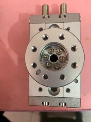 SMC气缸MSQA20A 新的未使用过 外表有刮痕  要的私议价