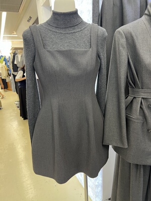 Vane韦恩早秋韩版收腰显瘦吊带裙子2025新款连衣裙女轻奢高级感vn