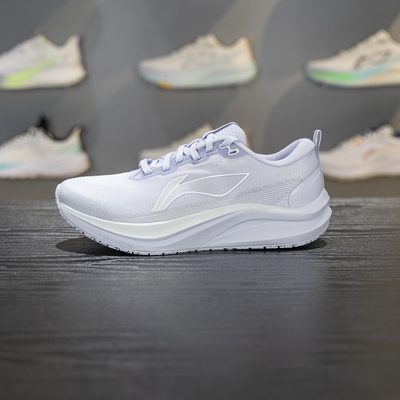 李宁女子竞速训练跑鞋反光