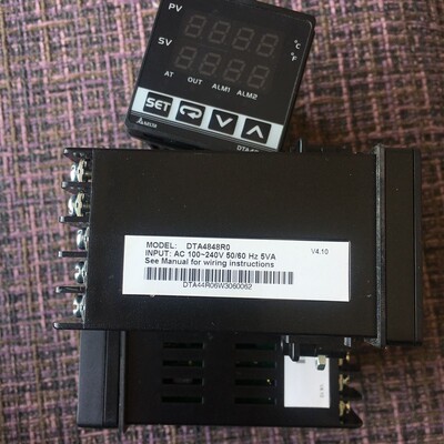正品台达温控R0 V1 DTA48C0 RO CO