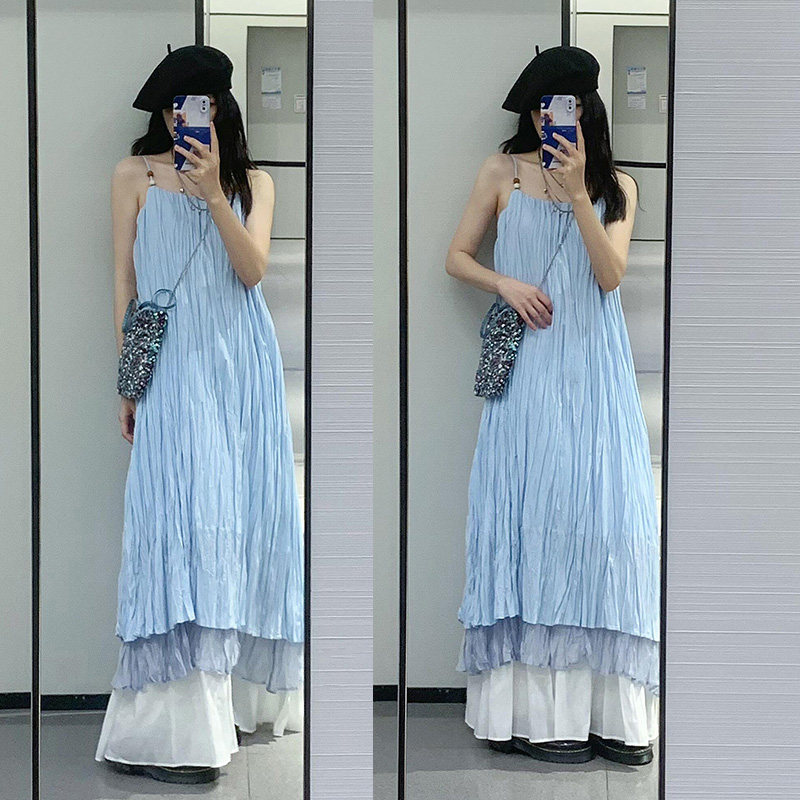 气质绝美蓝色吊带连衣裙女夏季2025新款小个子海边度假穿搭长裙子