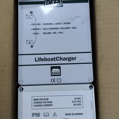 可维修-全新DEFA救生艇充电器，型号4041-2 Ladac，挪威议价