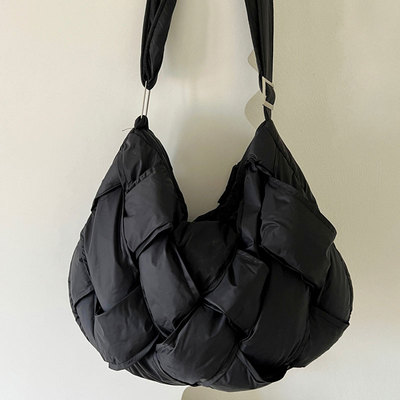 编织羽绒腋下包太空棉枕头托特包