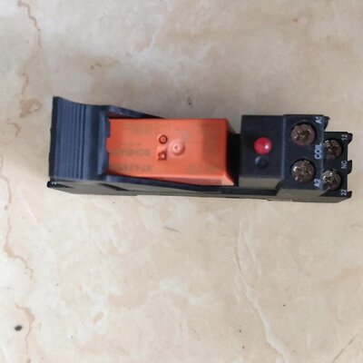 议价SA 继电器 RT424524 AC24V