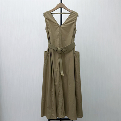 迪●2026夏季新品 无袖连衣裙女宽松简约休闲通勤显瘦长裙7011