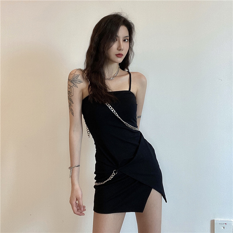 gagaopt 夏季新款设计感露肩链条吊带连衣裙包臀开叉显瘦黑色短裙