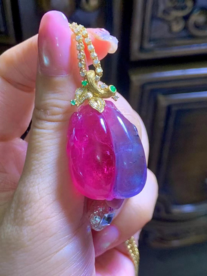 回收红紫碧玺雕琢的福瓜吊坠牌12.94g 总重15.06g 规格30x22x12mm