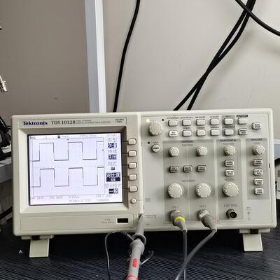 议价TDS1012B 泰克数字存储示波器 100M双通道测试仪器维修