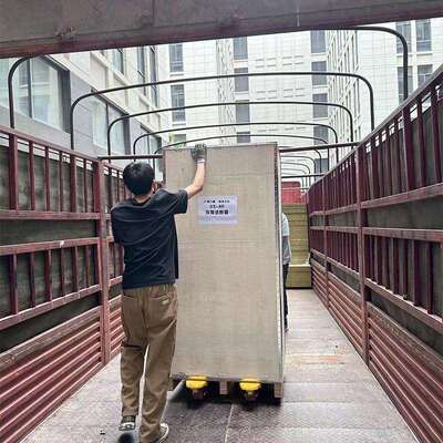 等离子喷涂设备 西安交大、西安聚变的出货装车现场