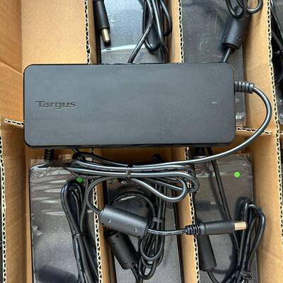原装Targus AC-DC APA150205 20.5V7.31A 150W园口内针扩展坞电源