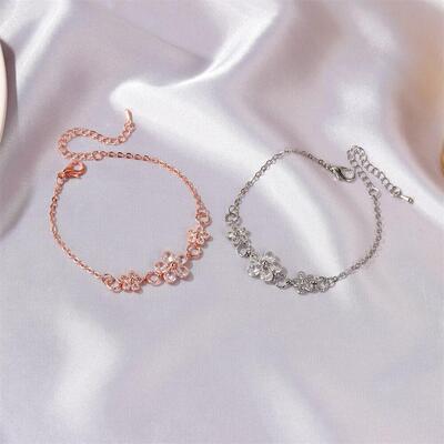 Small Crystal Flower Fashion Bracelet Student Style Bracelet
