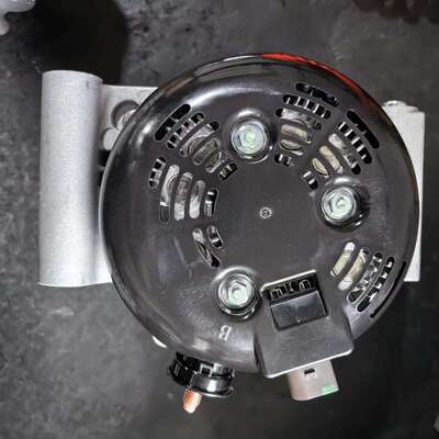 适用 104211-1081 14伏220安 吉普 牧马人 2.0T WRANGLER IV