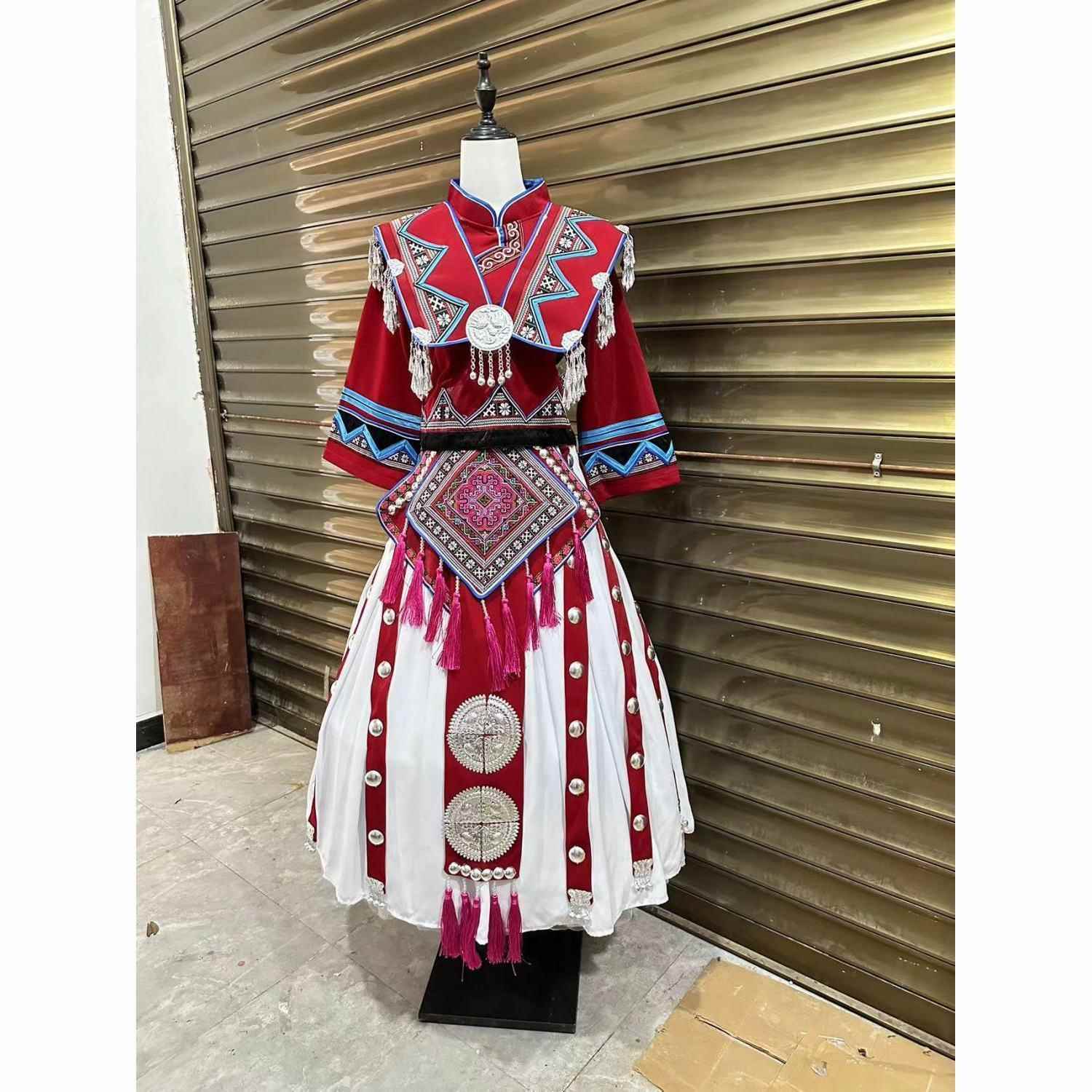 高档新款苗族色服装影楼族少数民族民特摄影装盛装演出舞服台旅拍