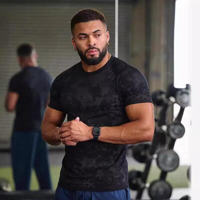 Fitness clothes, sports t-shirts, muscle tight fitting
