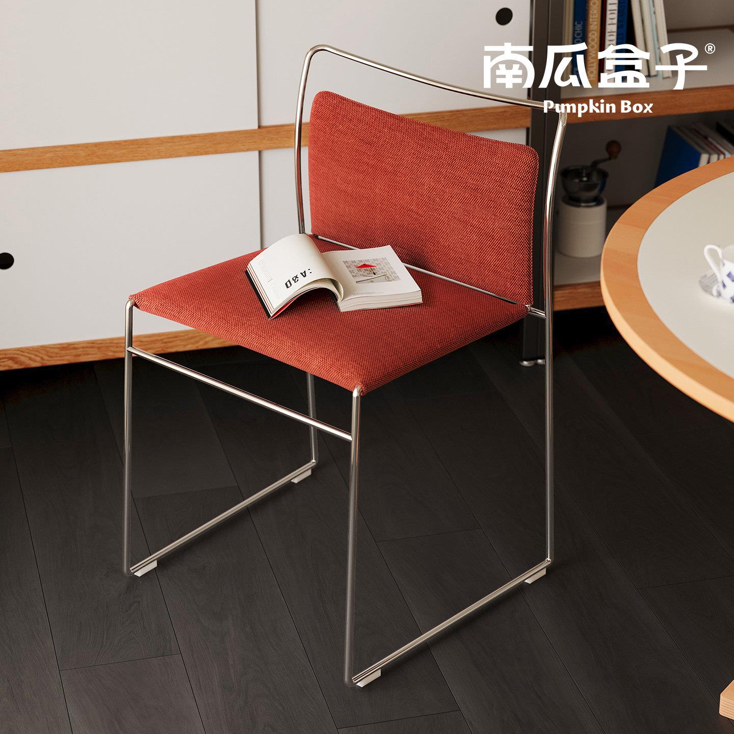 家用普通餐椅小户型简约可叠放复古软包靠背椅现代简约吃饭椅子