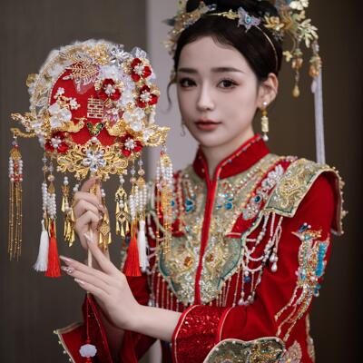 结婚新娘秀禾手TVV婚扇中式嫁衣红配饰金双色成双面品团工扇9239